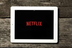 How to unblock the Netflix version of your choice anywhere on any ...
